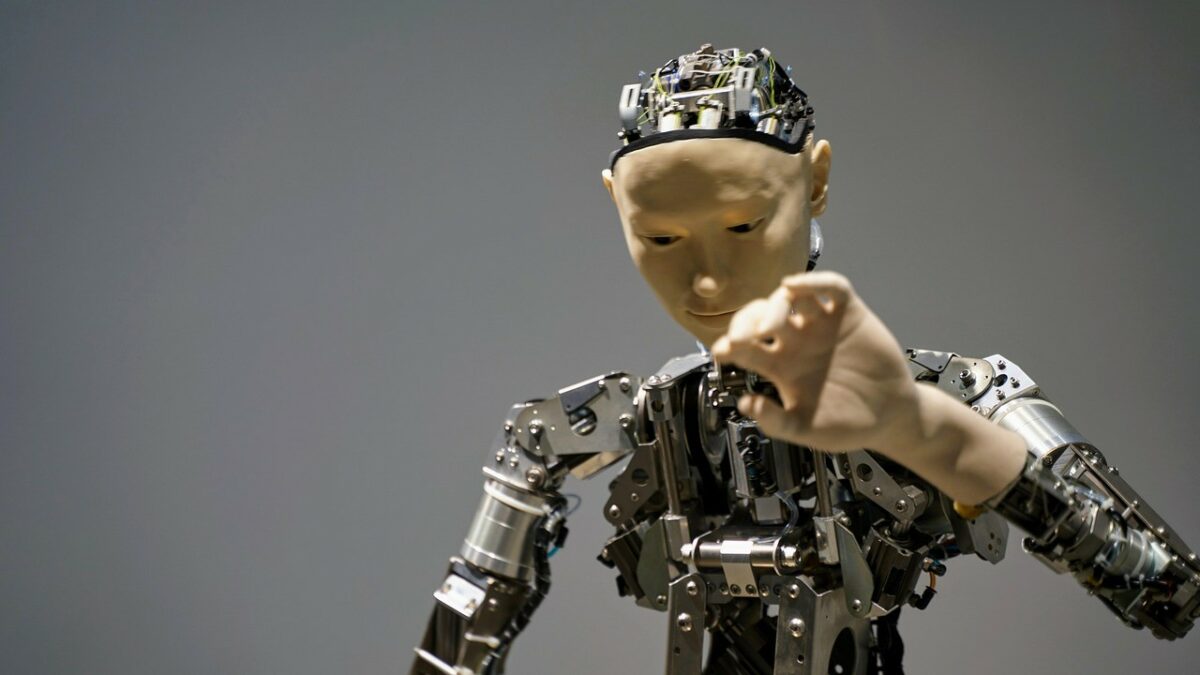 Jönnek a humanoid robotok: az Nvidia és a Foxconn már a gyártósorra ...