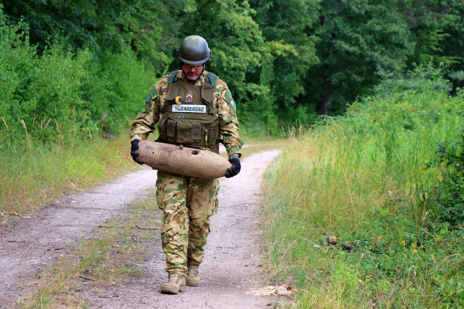 Tavaly csaknem 1700 bejelentés érkezett a Magyar Honvédség tűzszerész ...